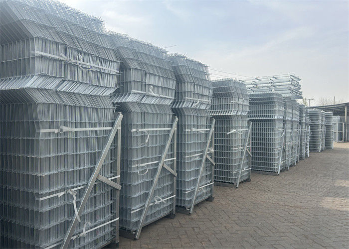 Triangle Wire Mesh Fence Panel With 50*200mm Mesh Hole For School / Garden