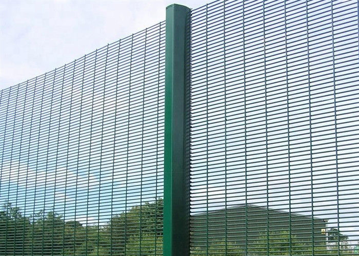 Pvc Coated 358 Wire Mesh Fence 4mm Horizontal Wire 6mm Vertical Wire ...