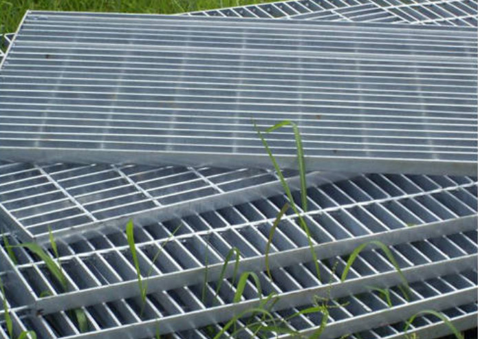 ISO9001 Serrated Flat Galvanized Steel Walkway Grating Metal Driveway ...