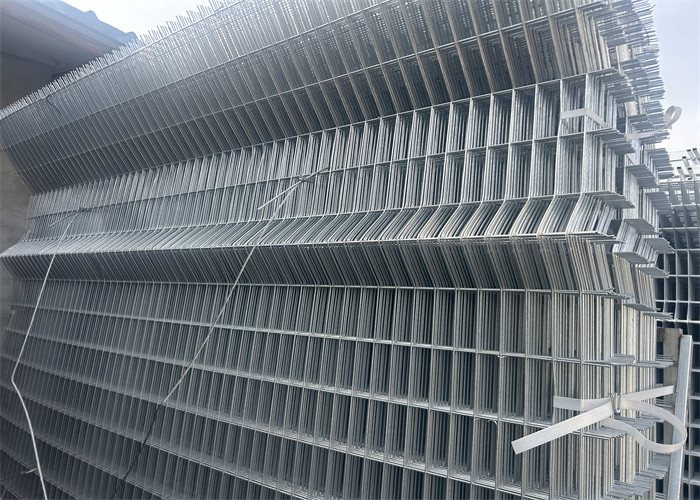 Hot Dip Galvanized Triangle Fence Panel 1.8m Height 50*100mm Mesh Hole
