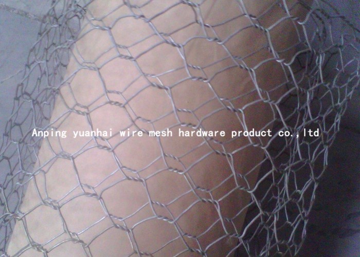 Commercial Heavy Gauge Chicken Wire 1/2-2 Inch Flat Surface Firm Structure