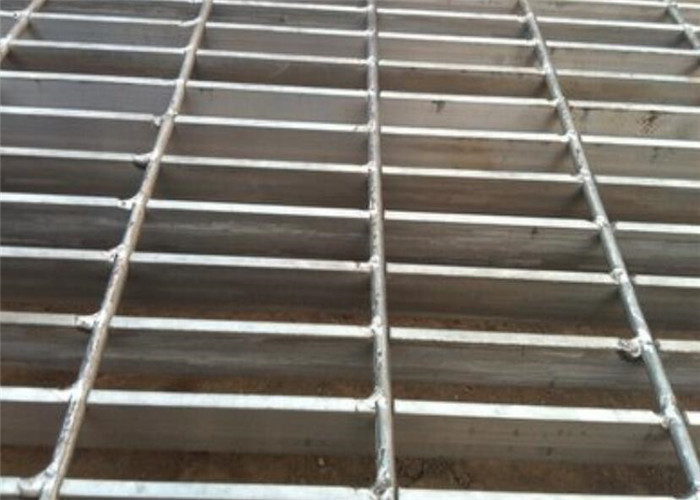 Hot Dipped Mild Steel Walkway Grating Light Weight Black / White Easy ...